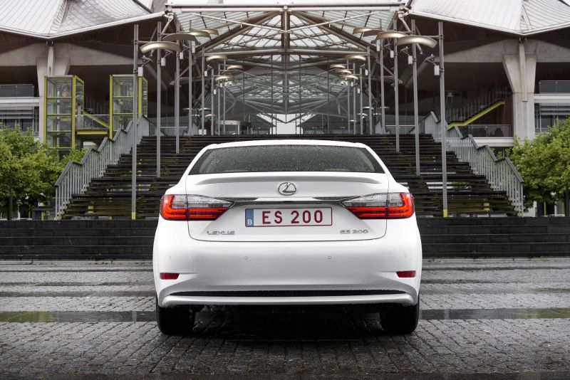 Lexus ES VI (XV60) (facelift 2015) 200 (150 Hp) Automatic